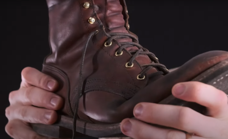 How to Stop Leather Shoes From Squeaking? - LeatherProfy