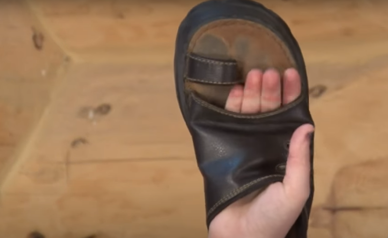 How to Stretch Leather Sandals? - LeatherProfy