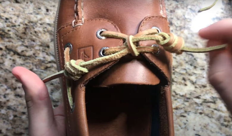 How to Tie Sperrys Leather Laces? - LeatherProfy