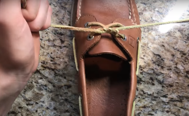 How to Tie Sperrys Leather Laces? - LeatherProfy